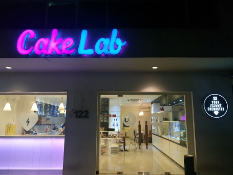 Menyantap Kuliner Lezat Tebet di Tempat Makan dengan Konsep yang Anak ...