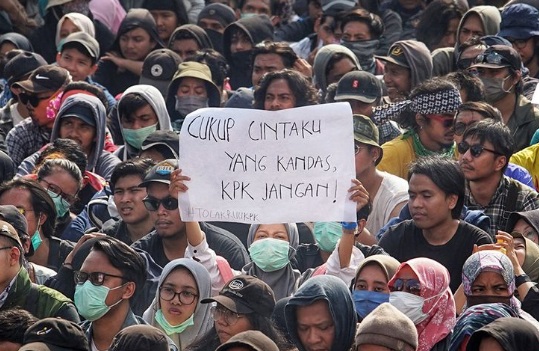 Kumpulan Poster Unik dan Lucu Demo Mahasiswa di Indonesia