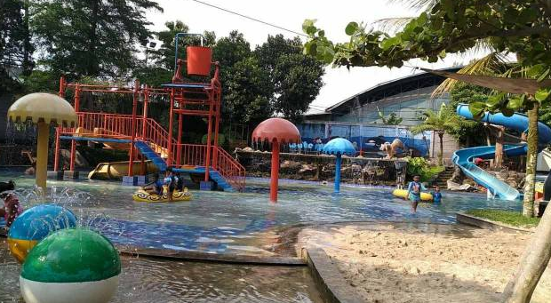 3 Kolam Renang Asyik di Bandung beserta Harganya