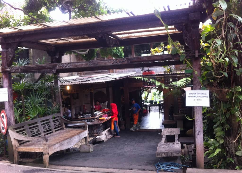 8 Rekomendasi Tempat Makan Terdekat di Dago yang Lagi Hits