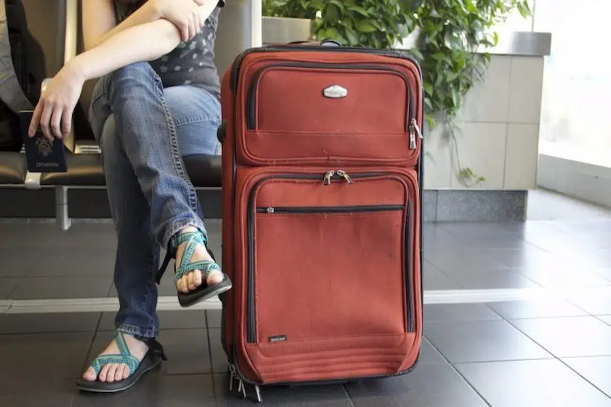 Memilih Bahan Koper yang Bagus dan Cocok untuk Traveling