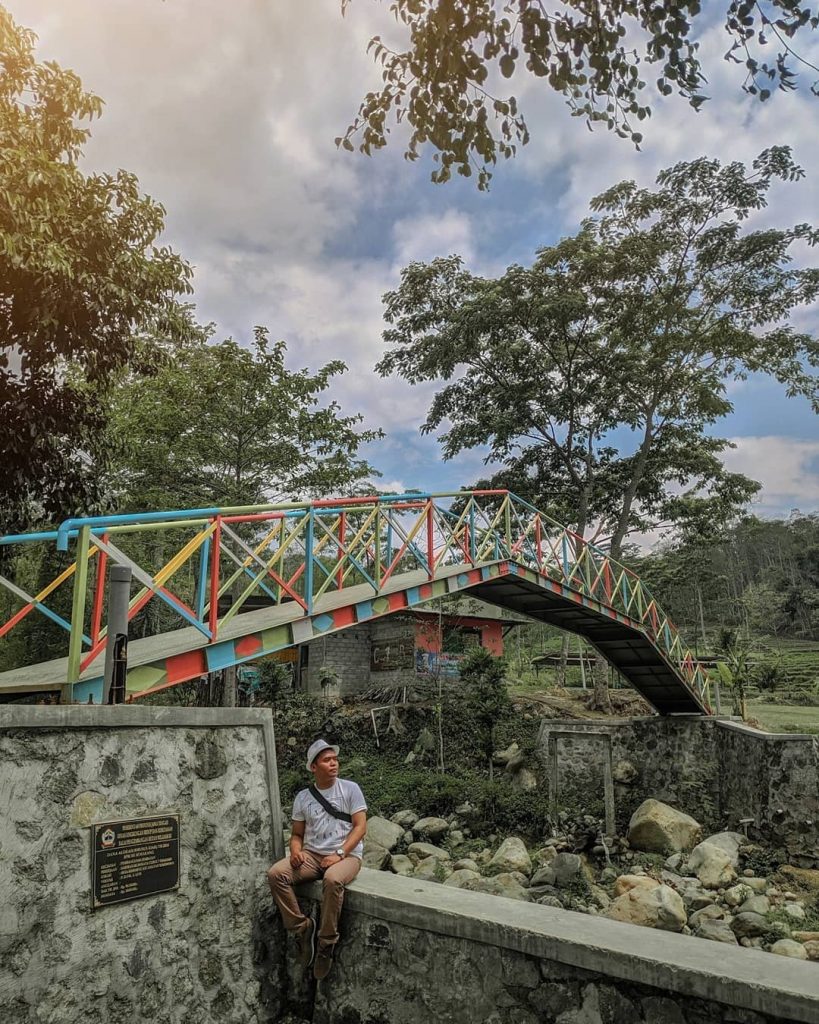 Main ke Wisata Air Terjun Curug 7 Bidadari, Semarang