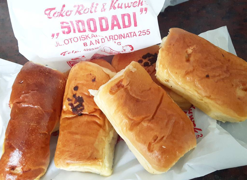 Toko Roti Legendaris di Bandung, Tempat Untuk Bernostalgia