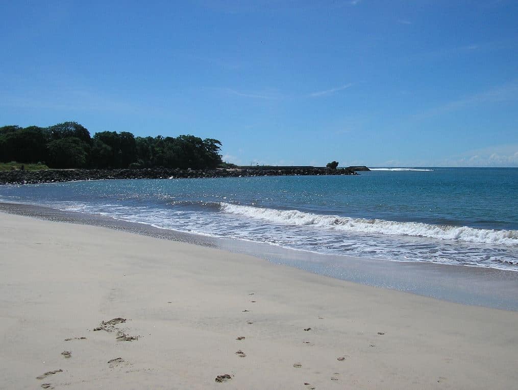 Mengintip Keindahan Pantai Santolo, Real Hidden Gem di Jawa Barat!