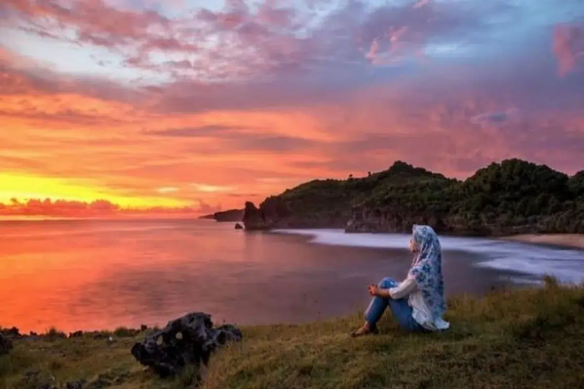 10 Pantai Tersembunyi di Jogja yang Jarang Diketahui!