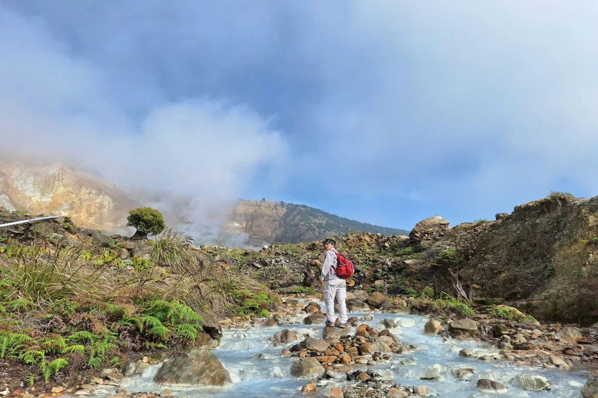 Healing sambil Mendaki? Gunung Papandayan Cocok buat Pemula!