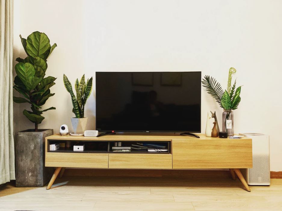 10 Rekomendasi Smart TV Terbaik 2021 Untuk Menemani Kamu Selama PPKM