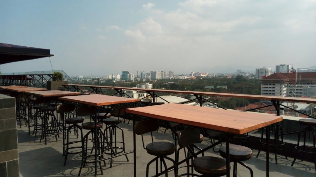 Yuk Nongkrong di 7 Rekomendasi Rooftop Cafe Bandung dengan City View ...