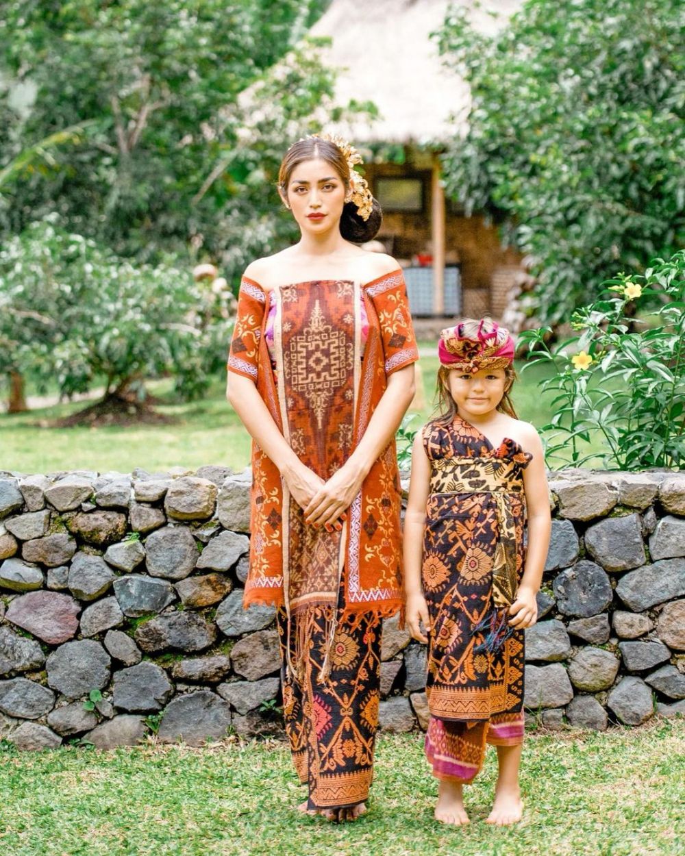 Tetap Stylish dengan Mengenakan Baju Tradisional Modern Berikut Ini