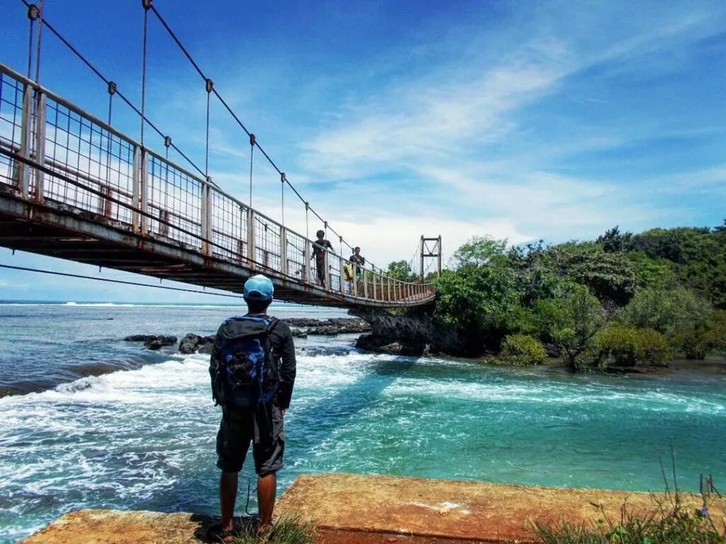 Mengintip Keindahan Pantai Santolo, Salah Satu Pantai Terindah di Jawa ...