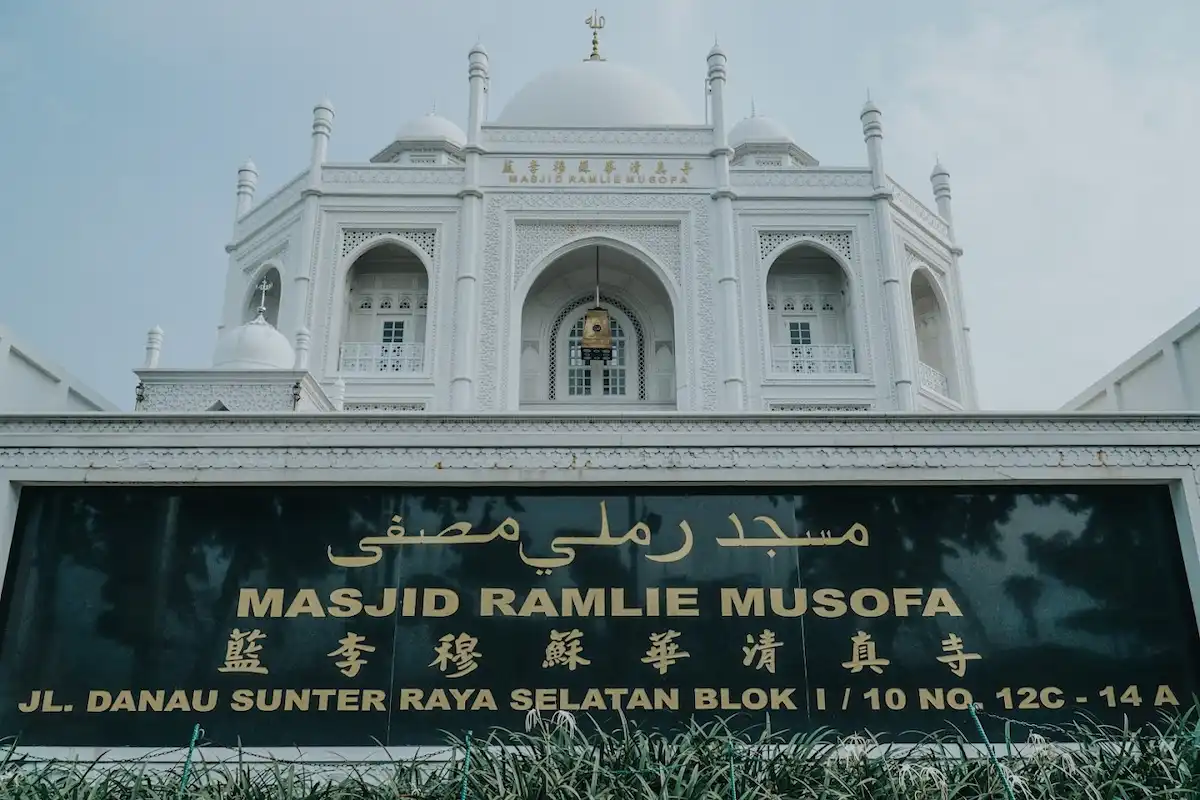 10 Wisata Religi di Jakarta yang Bersejarah, Yuk Kunjungi!