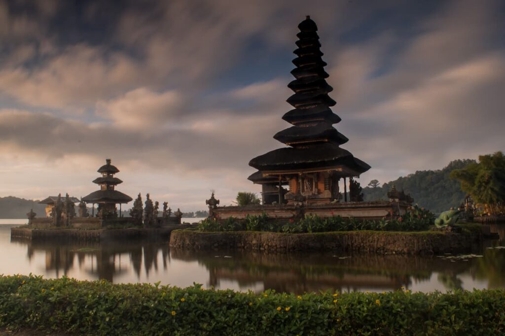 Sejarah Pura Ulun Danu Beratan, Pura Cantik di Bali