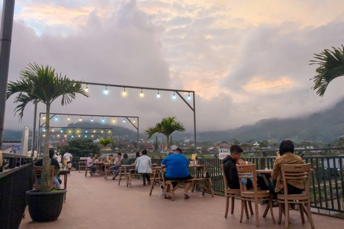 9 Tempat Makan di Malang dengan View Bagus