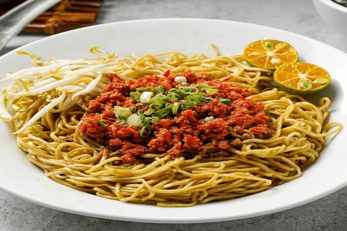 12 Kuliner Bandung Dekat Stasiun yang Wajib Kamu Coba!