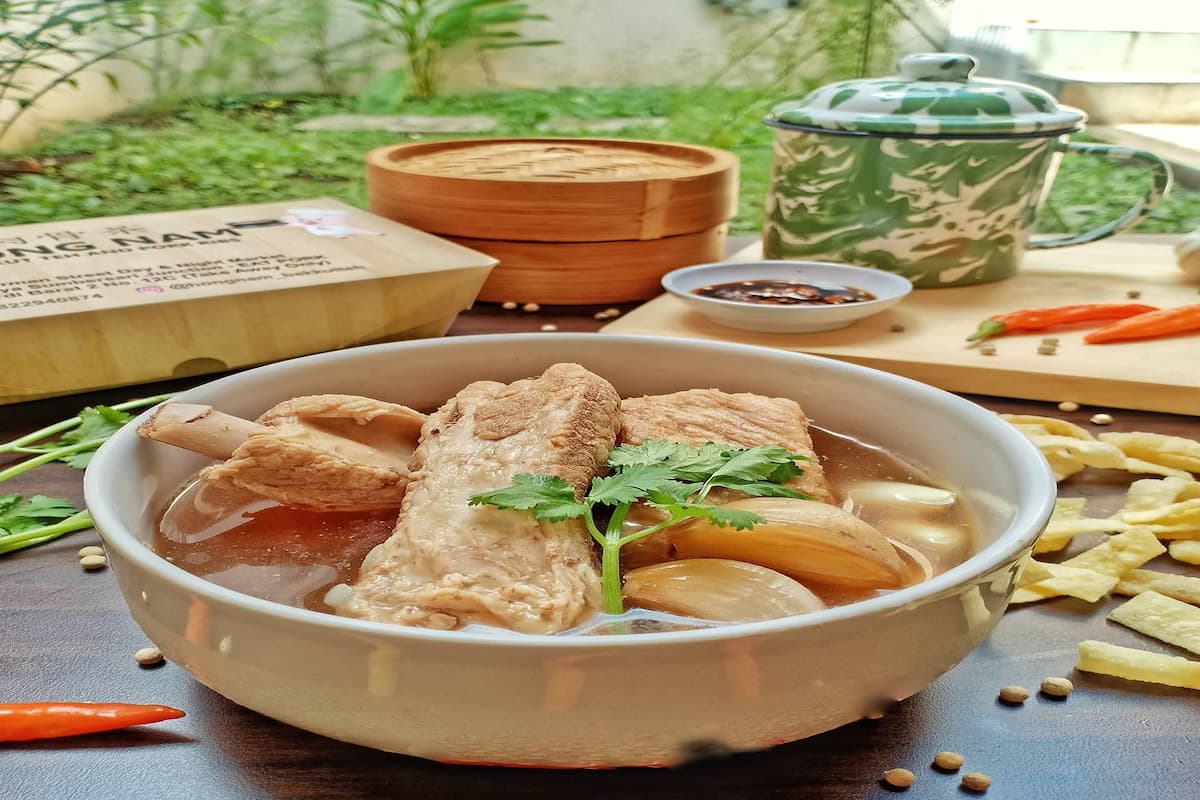 16 Kuliner Sudirman Street yang Dijamin Maknyus