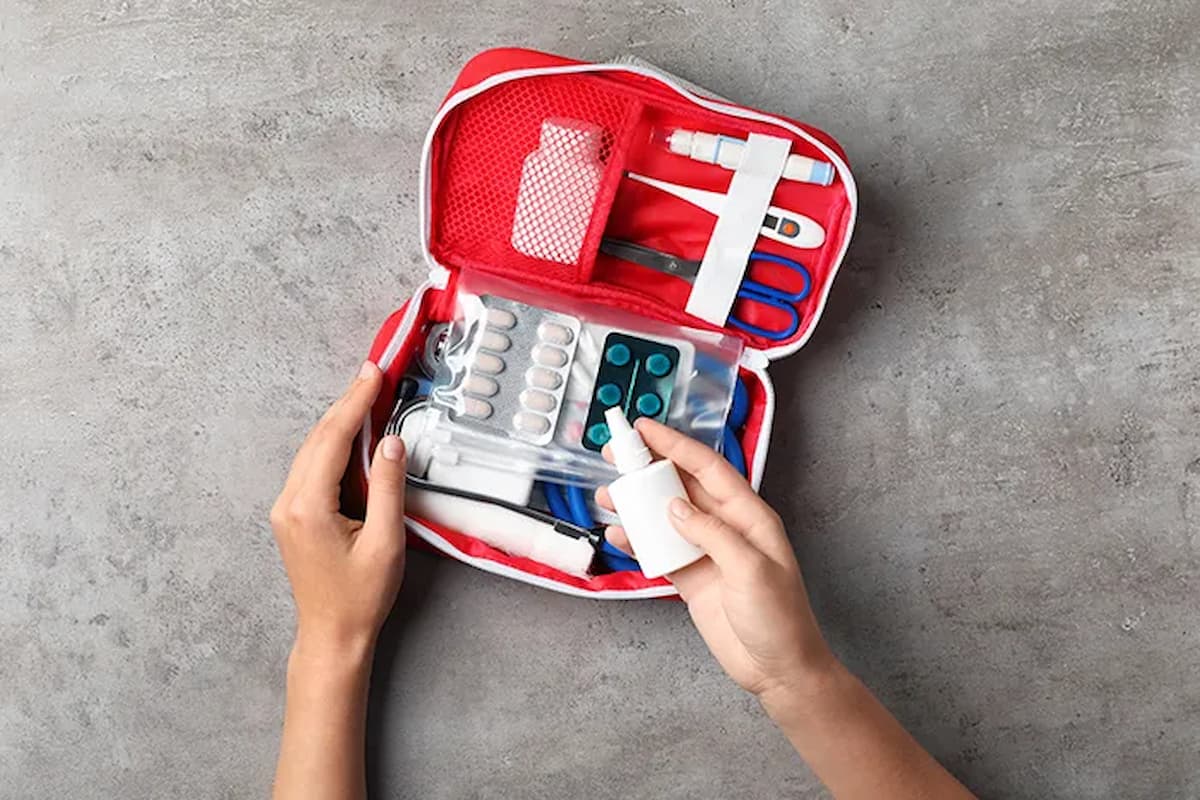 18 Perlengkapan Hiking yang Wajib Dimiliki oleh Hiker Pemula