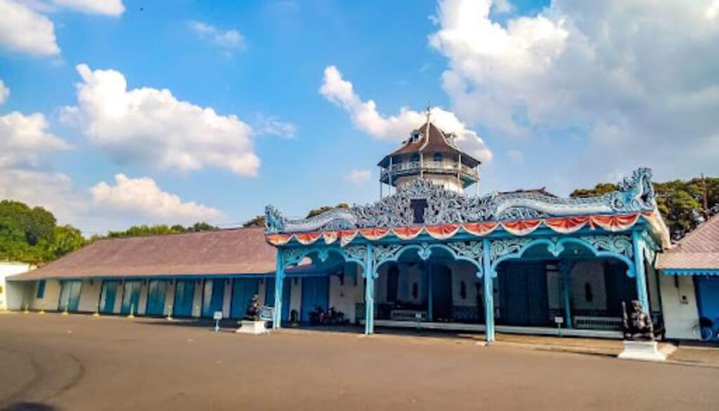Mengenal Sejarah Keraton Surakarta yang Penuh Intrik