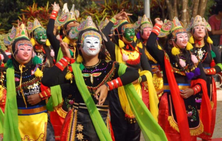 Mengenal Sejarah & Asal Usul Tari Topeng Malangan
