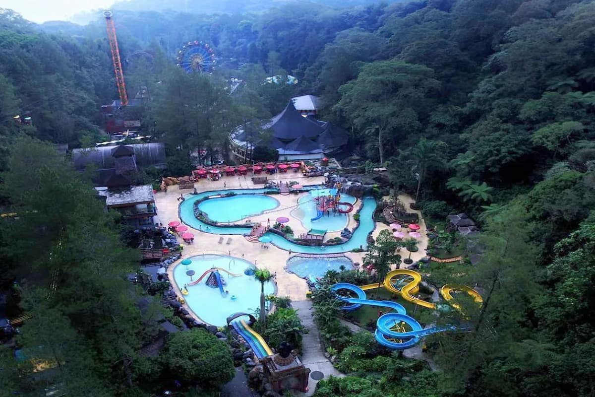 20 Destinasi Wisata Puncak Bogor Ini Seru Banget!