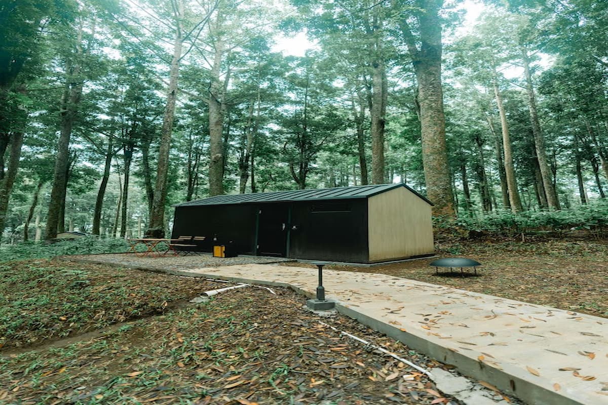 18 Perlengkapan Hiking yang Wajib Dimiliki oleh Hiker Pemula