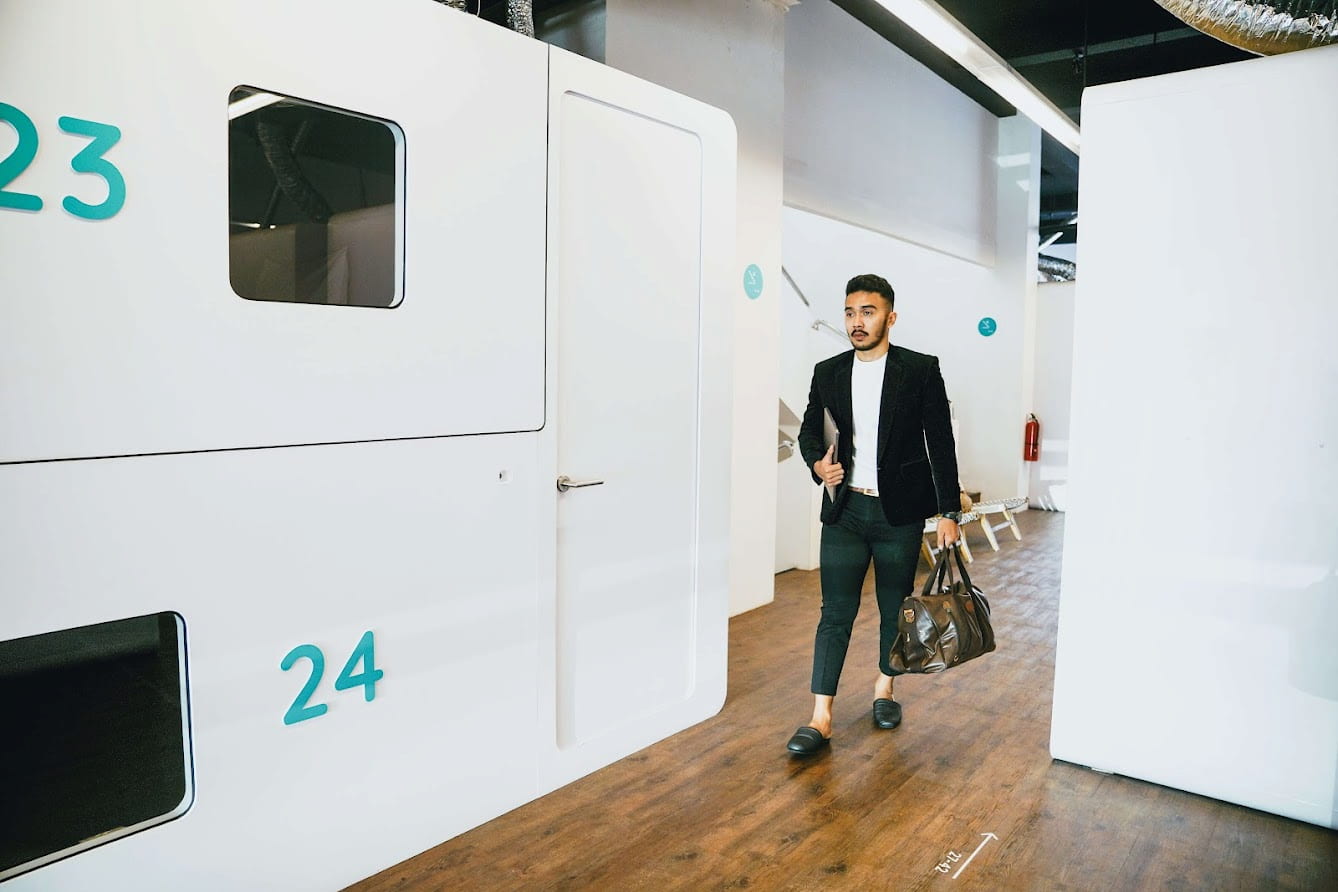 10 Travel Skincare Tips: Travel-Friendly Skincare Routine