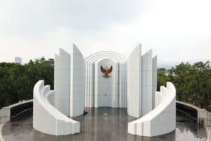 Monumen Perjuangan Rakyat: Sejarah, dan Koleksi Didalamnya