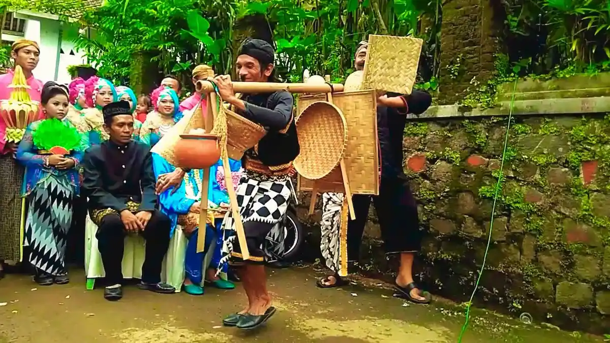 Pengertian Begalan: Asal Usul, Properti, dan Prosesnya