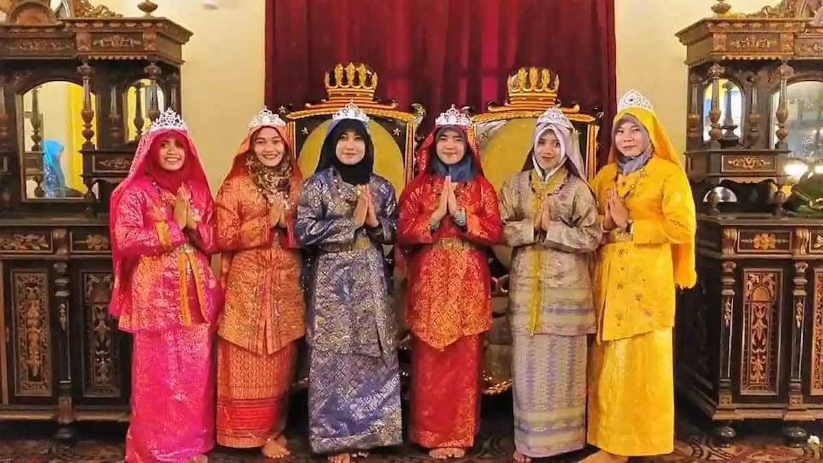 Sejarah Istana Maimun hingga Legenda Meriam Puntung di Medan