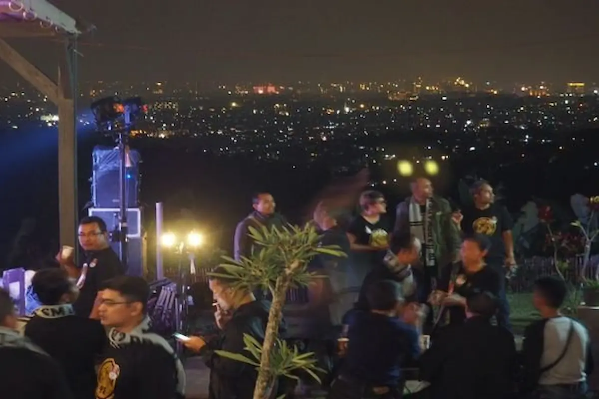 15 Tempat Makan dengan View Bagus di Bandung