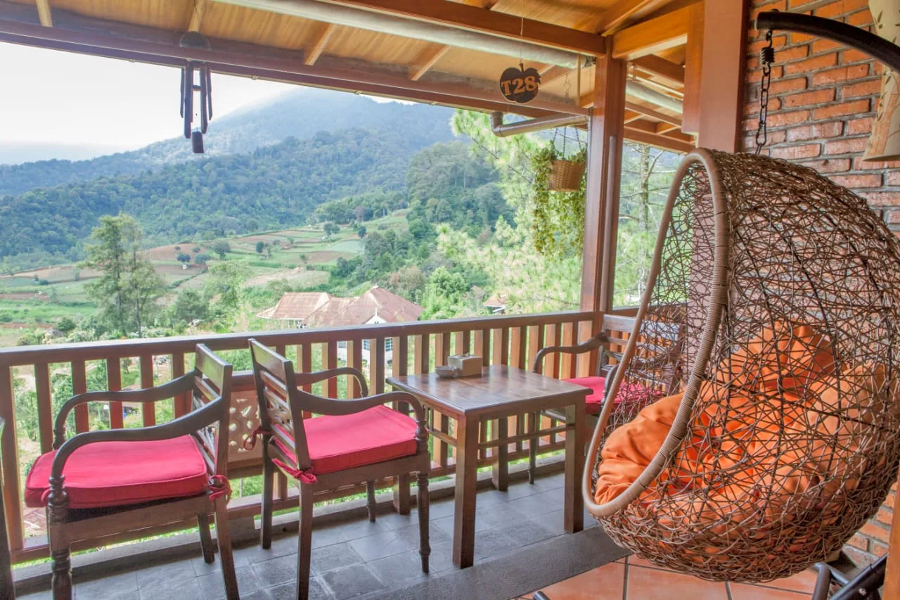 10 Rekomendasi Tempat Makan Enak di Bogor View Cantik