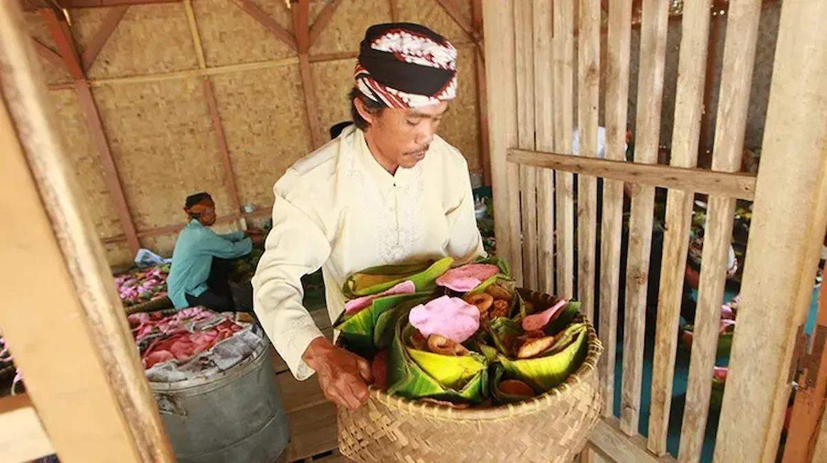 Kampung Adat Cikondang: Sejarah & Ciri Khasnya yang Menarik