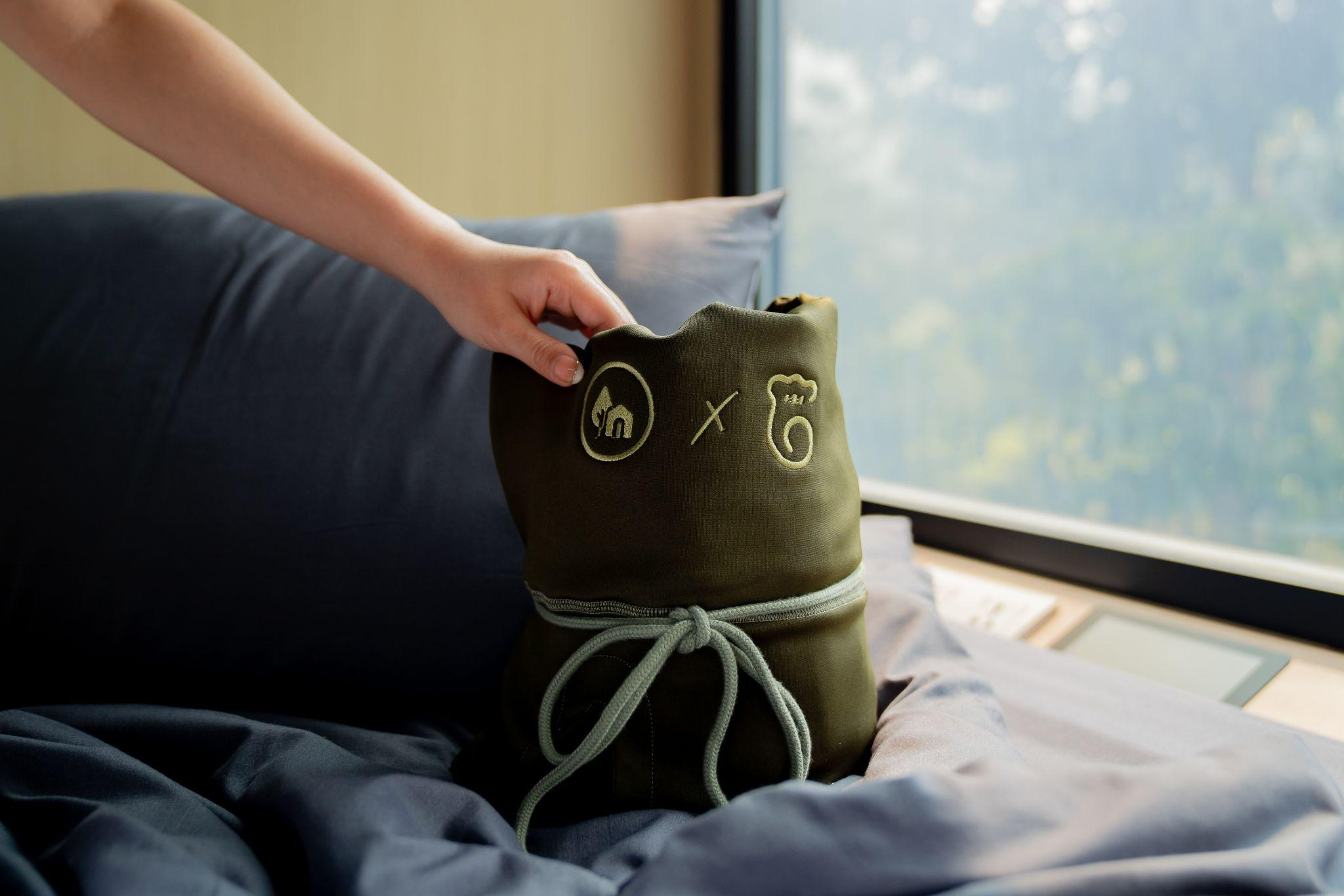 The Power of Hugs (and What It Actually Does to Your Body)