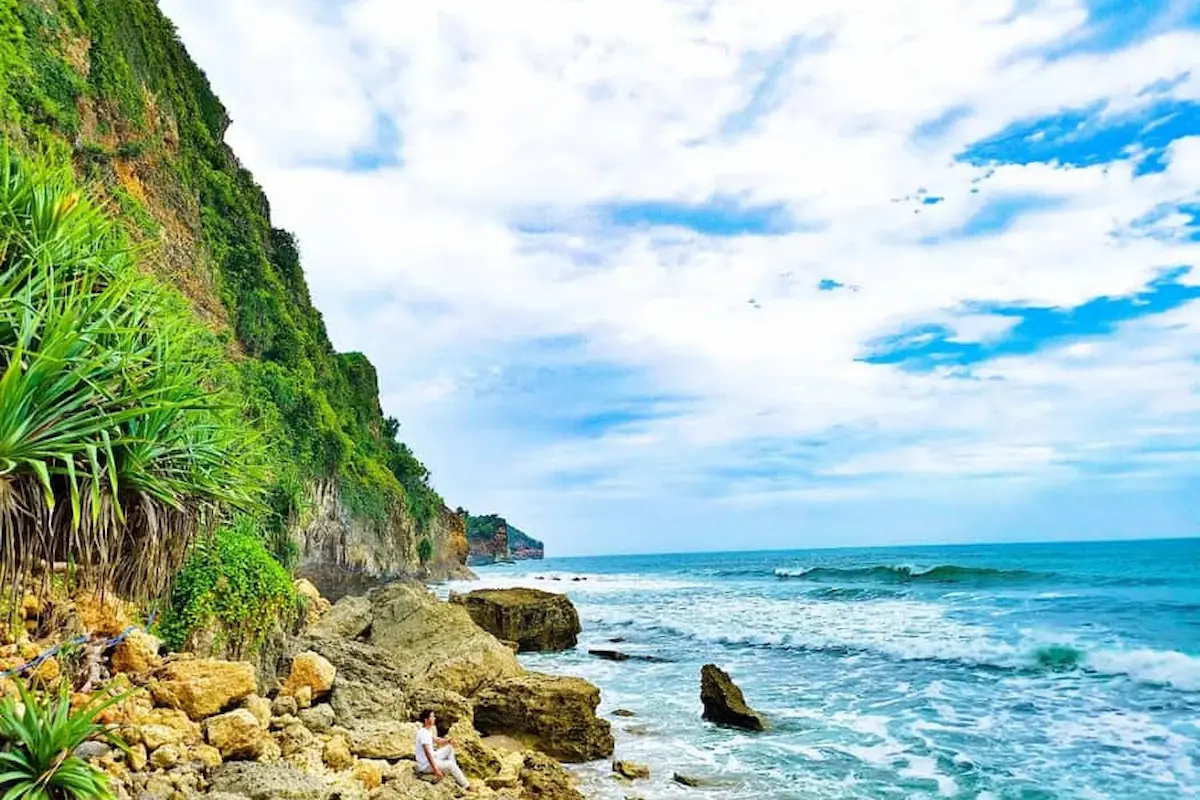 Pantai Seruni: Daya Tarik, Rute, dan Harga Tiketnya