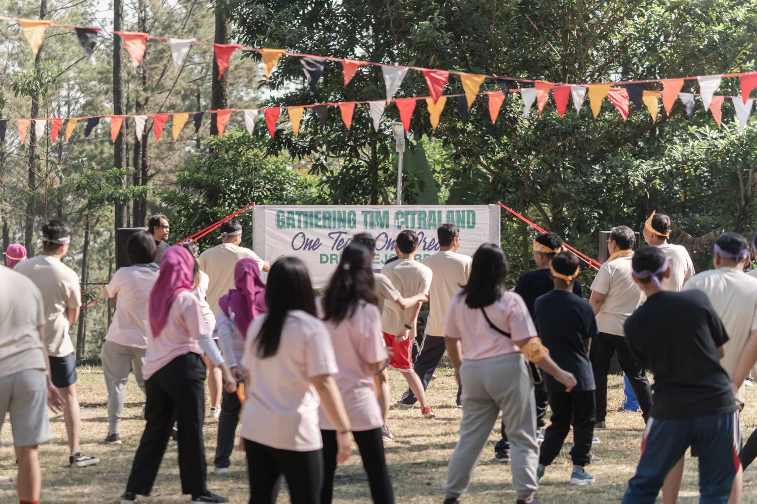 Pengertian Outing dan Bedanya dengan Gathering & Outbound