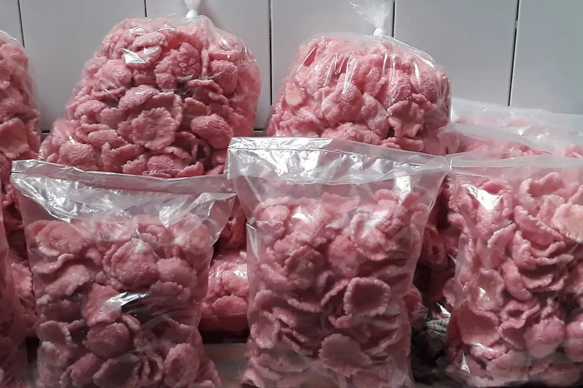 27 Oleh-Oleh Khas Jawa Barat yang Wajib Kamu Coba!