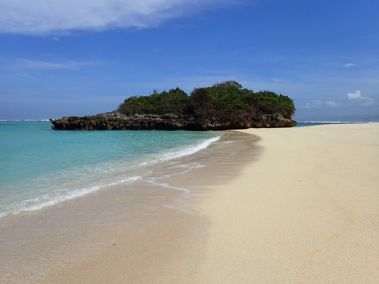 Beach-Hopping in Sumba: Plan Your 2-Day Trip to These Wonderful Coasts!