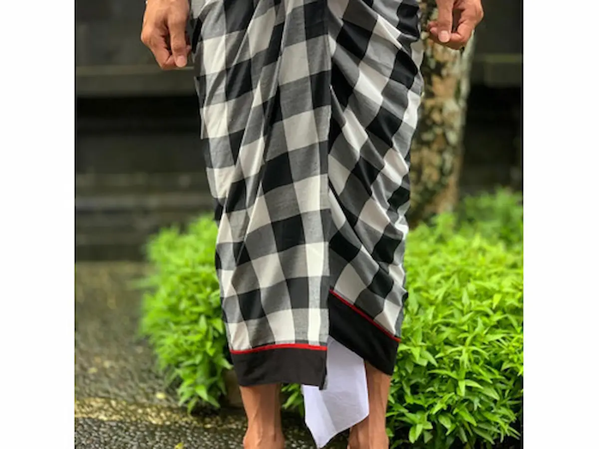 5 Cara Memakai Baju Adat Bali yang Mudah dan Tepat!