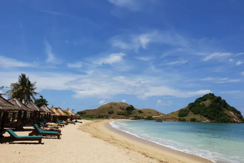 Ride the Waves! 8 Top Surf Spots in Lombok