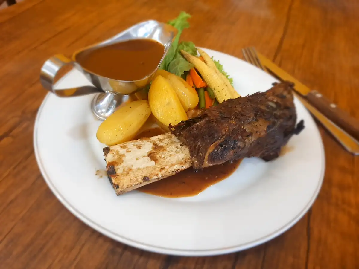 8 Tempat Makan di Grand Wisata yang Bikin Nagih