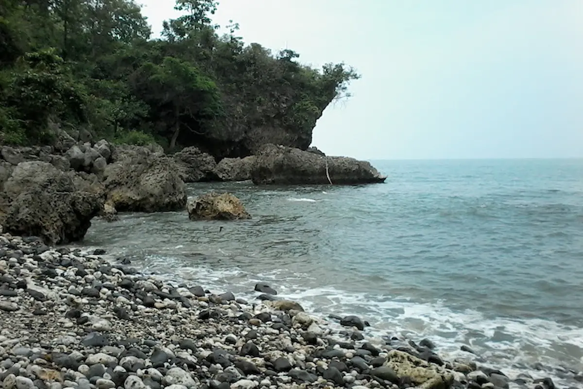 Pantai Wedi Putih: Daya Tarik dan Harga Tiketnya