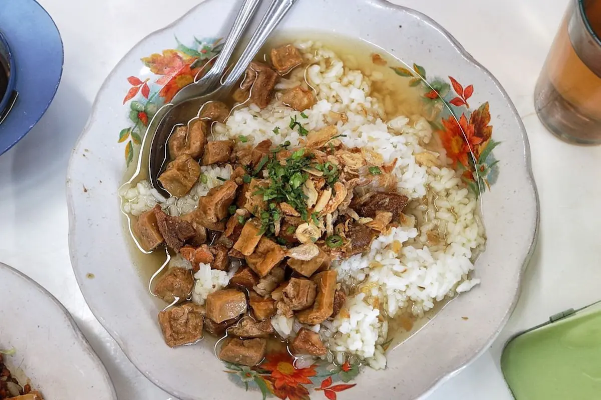 12 Kuliner Bandung Dekat Stasiun yang Wajib Kamu Coba!