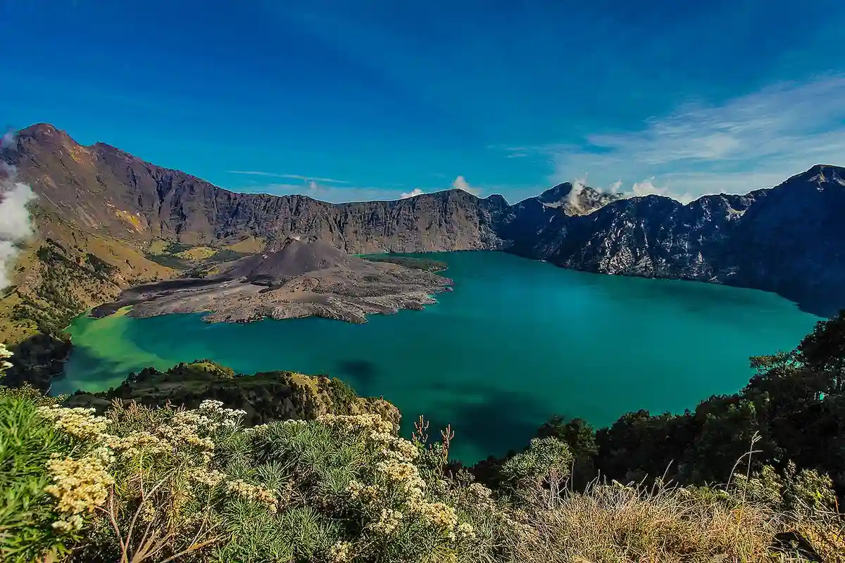 7 Legenda Gunung Rinjani dan Berbagai Mitos Menarik Lainnya