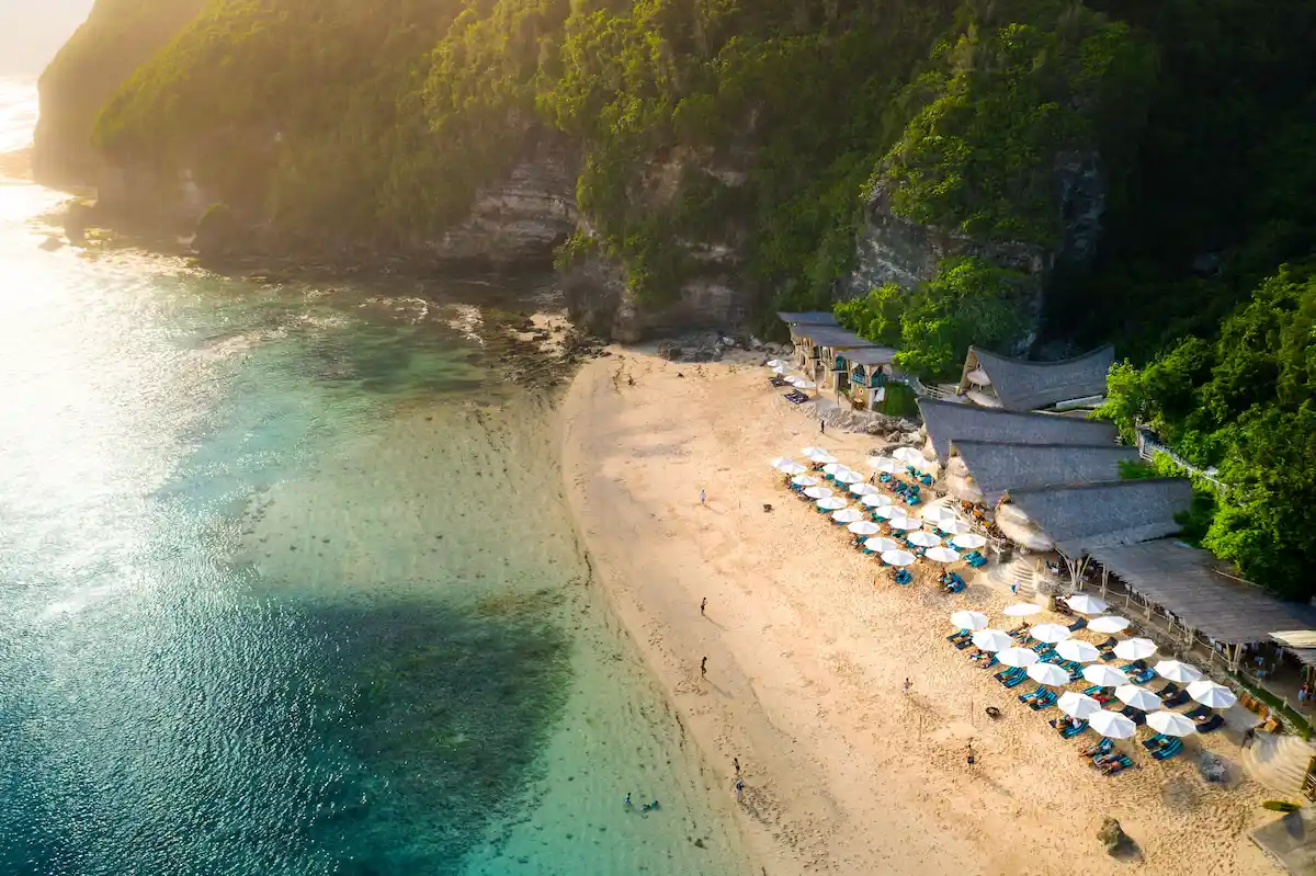 20 Beach Club Terbaru di Bali yang Populer dan Hits!