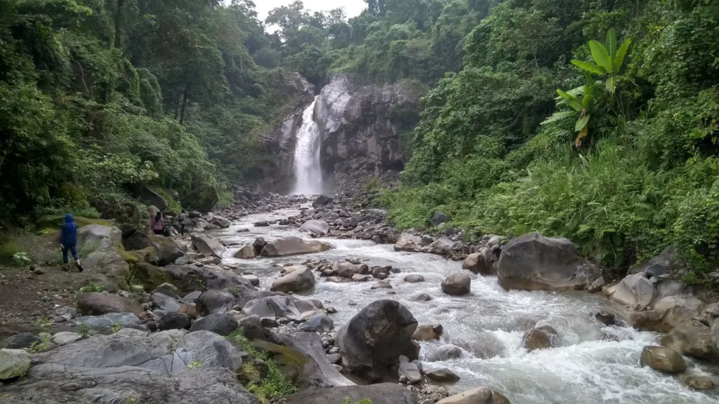 6 Secret Waterfalls for a Magical Trip in Sembalun, Lombok