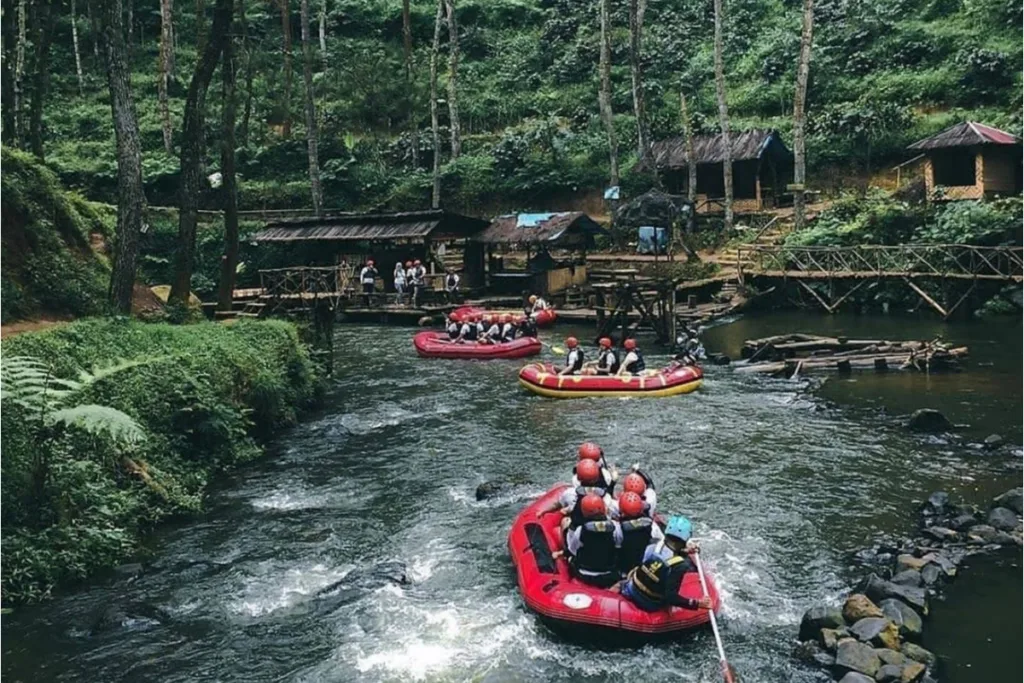 10 Glamping Bandung Pinggir Sungai dengan View Menarik!