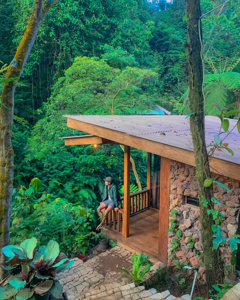 Asyik Banget, Ada 4 Rekomendasi Glamping Air Panas, nih!