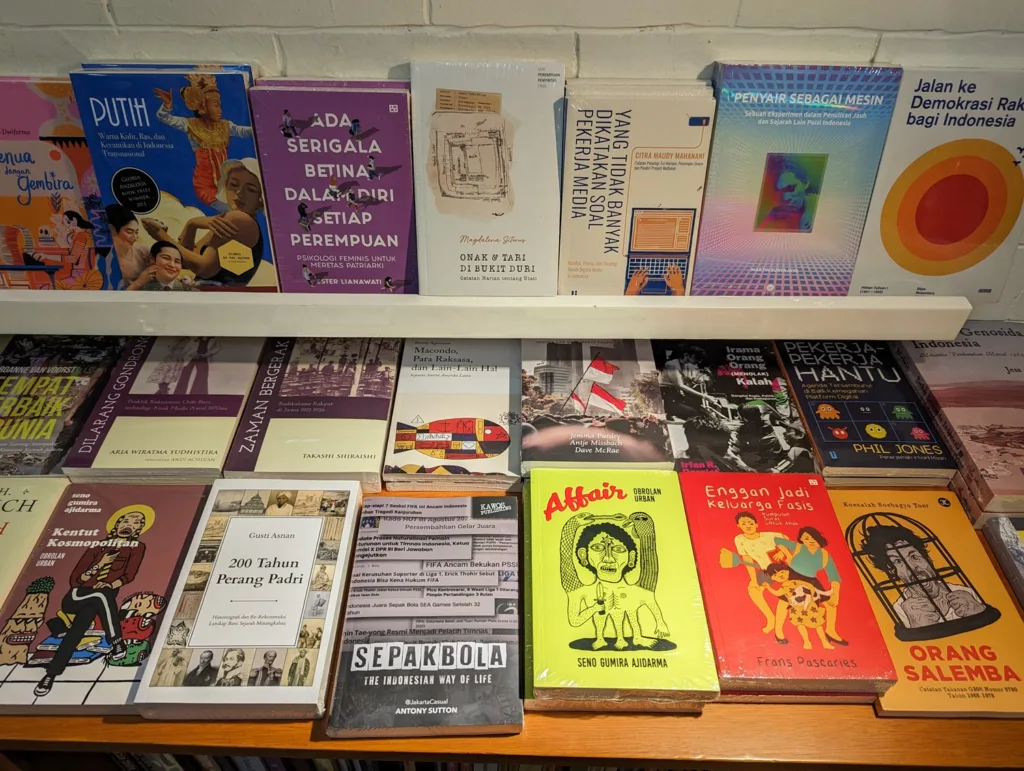 POST Bookshop, Hidden Gem di Pasar Santa Jakarta Selatan