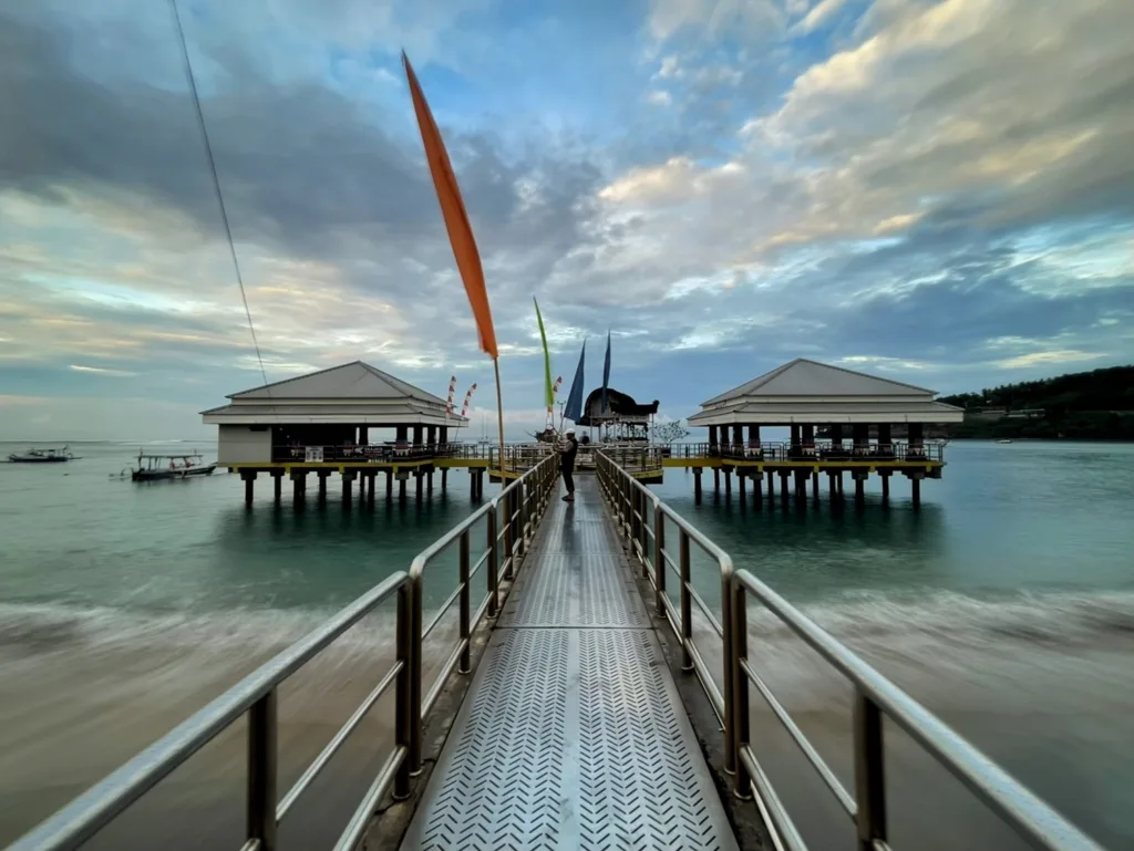 Discovering the Tropical Paradise of Senggigi Beach Lombok