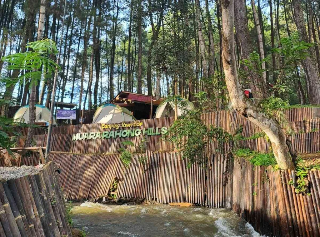 10 Glamping Bandung Pinggir Sungai dengan View Menarik!