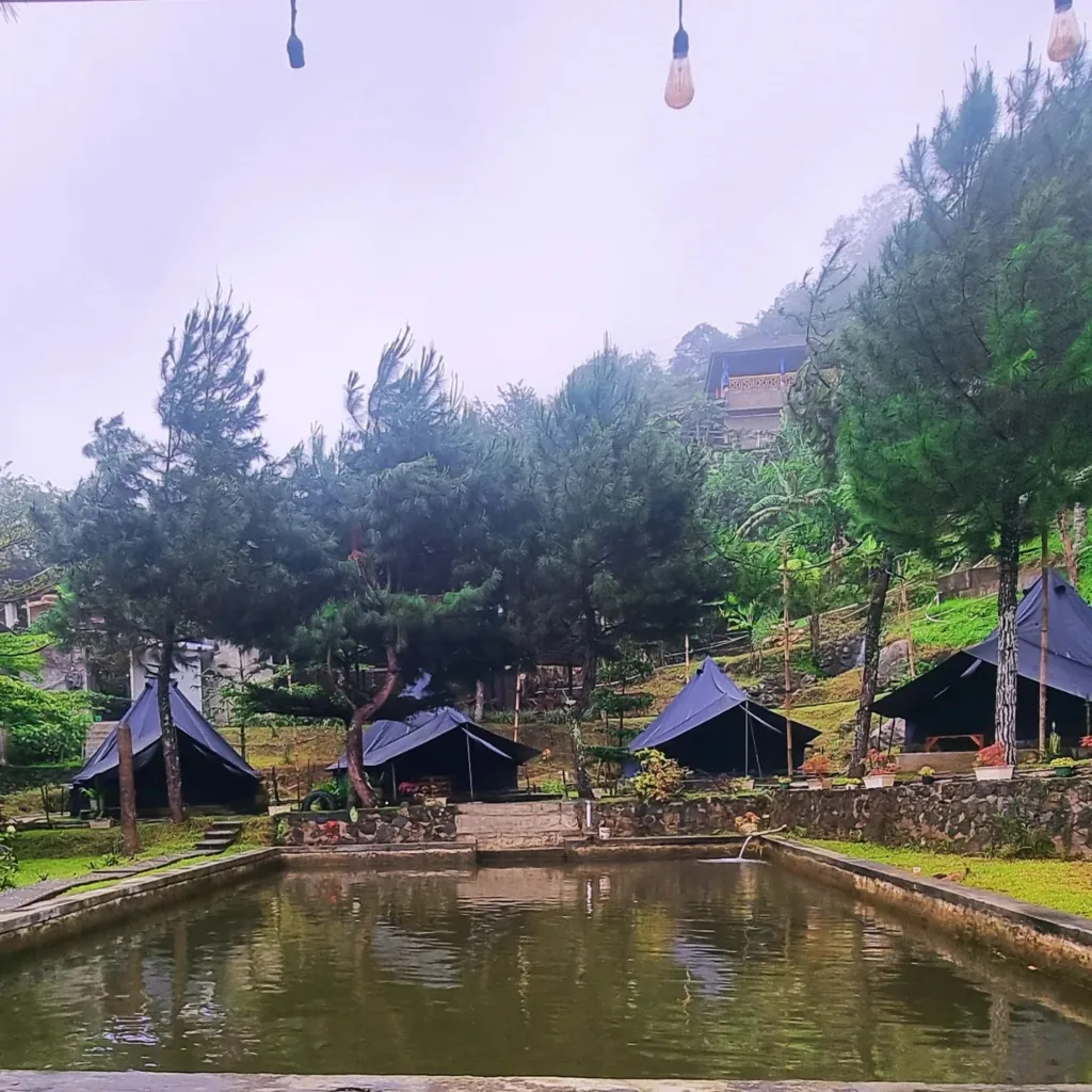 19 Rekomendasi Camping dan Glamping di Puncak